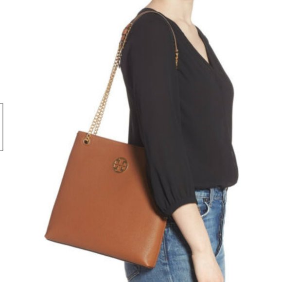 Tory Burch | Bags | Tory Burch Everly Leather Swingpack | Poshmark